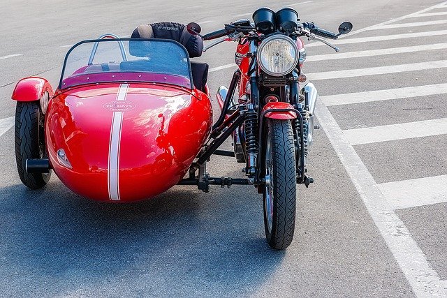 Sidecar: uso, storia, tecnica e guida